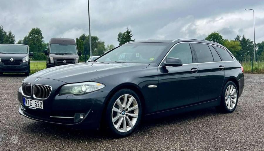 Pelēks BMW 520 2011 Panevēža, ar dzinēja tilpumu 2.00 L un nobraukumu 330 tūkst. km par 7500 €, foto 9 vietnē AUTOMOTO.COM.LV