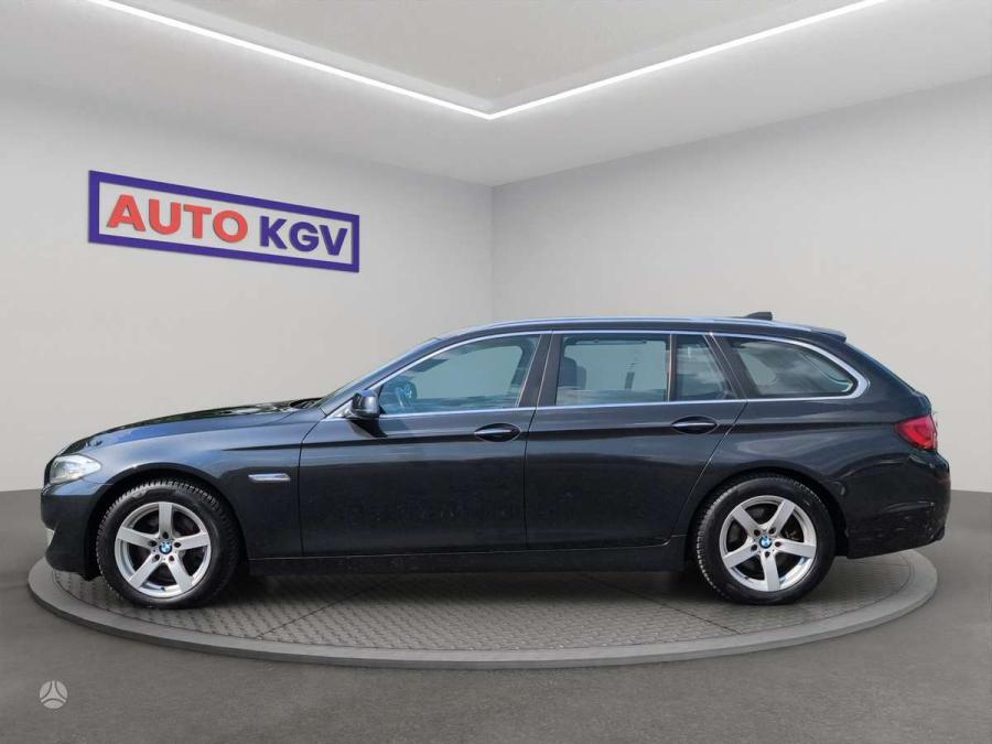 Grey BMW 520 2011 in Vilnius, with an engine capacity of 2.00 L and mileage of 284 thousand km for 9299 €, photo 3 on AUTOMOTO.COM.LV