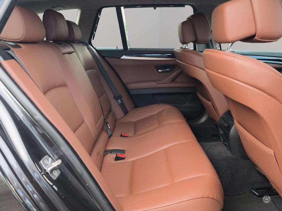 Grey BMW 520 2011 in Vilnius, with an engine capacity of 2.00 L and mileage of 284 thousand km for 9299 €, photo 10 on AUTOMOTO.COM.LV