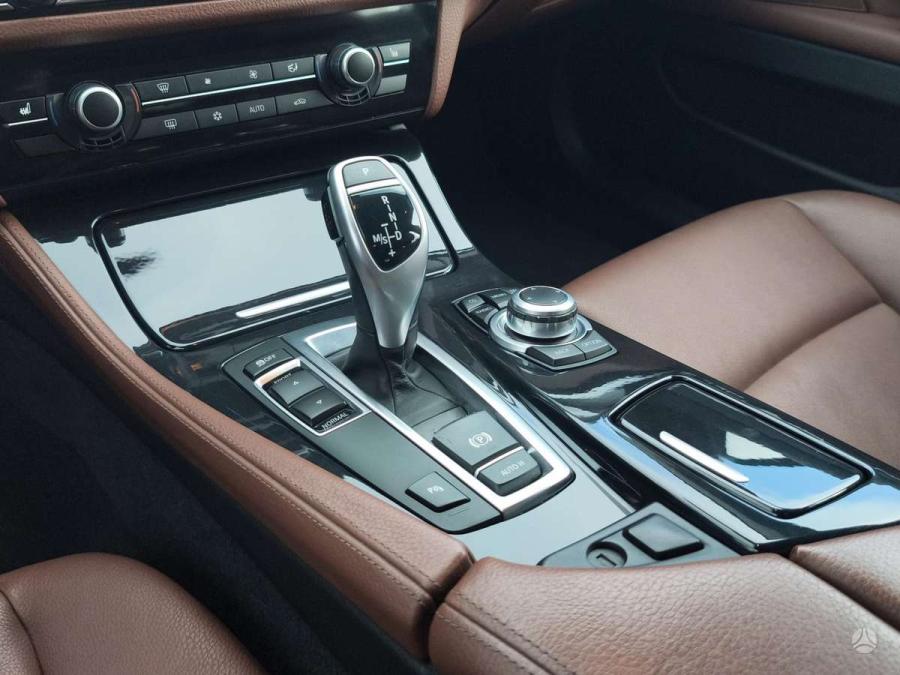 Grey BMW 520 2011 in Vilnius, with an engine capacity of 2.00 L and mileage of 284 thousand km for 9299 €, photo 17 on AUTOMOTO.COM.LV