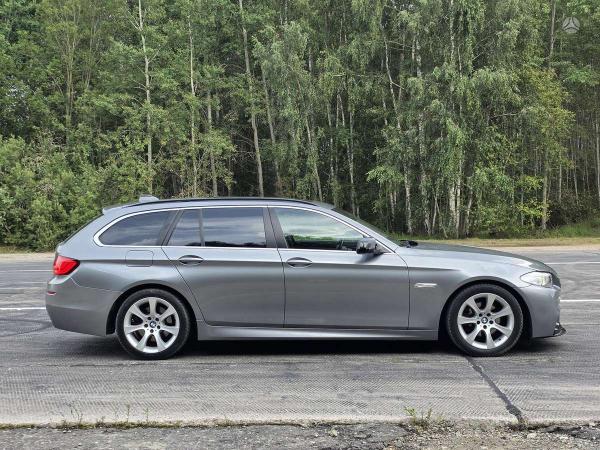 Grey BMW 520 2011 in Siauliai, with an engine capacity of 2.00 L and mileage of 243 thousand km for 7700 €, photo 2 on AUTOMOTO.COM.LV