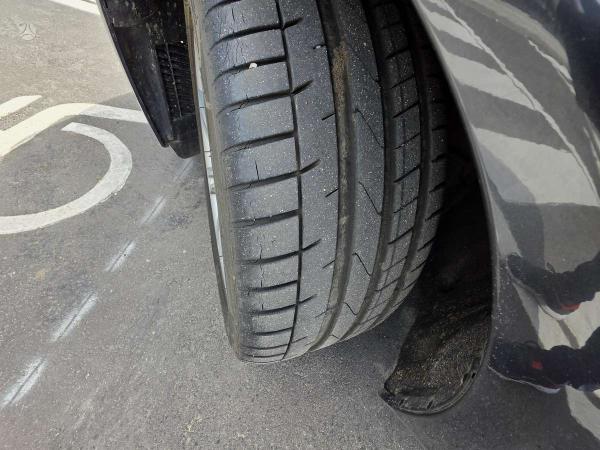 Grey BMW 520 2011 in Kaunas, with an engine capacity of 2.00 L and mileage of 281 thousand km for 8150 €, photo 6 on AUTOMOTO.COM.LV