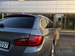 Grey BMW 520 2011 in Tukums, with an engine capacity of 2.00 L and mileage of 259 thousand km for 11290 €, photo 6 on AUTOMOTO.COM.LV