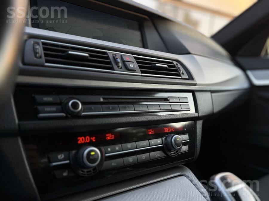 Grey BMW 520 2011 in Tukums, with an engine capacity of 2.00 L and mileage of 259 thousand km for 11290 €, photo 20 on AUTOMOTO.COM.LV