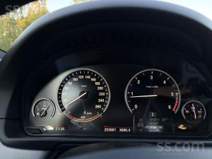 Grey BMW 520 2011 in Tukums, with an engine capacity of 2.00 L and mileage of 259 thousand km for 11290 €, photo 21 on AUTOMOTO.COM.LV