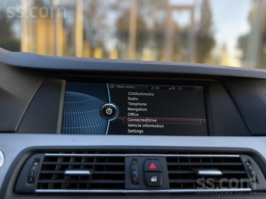 Grey BMW 520 2011 in Tukums, with an engine capacity of 2.00 L and mileage of 259 thousand km for 11290 €, photo 24 on AUTOMOTO.COM.LV