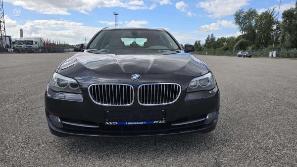 Grey BMW 520 2011 in Marijampole, with an engine capacity of 2.00 L and mileage of 337 thousand km for 6900 €, photo 3 on AUTOMOTO.COM.LV