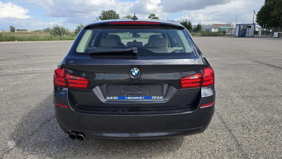 Pelēks BMW 520 2011 Marijampole, ar dzinēja tilpumu 2.00 L un nobraukumu 337 tūkst. km par 6900 €, foto 7 vietnē AUTOMOTO.COM.LV