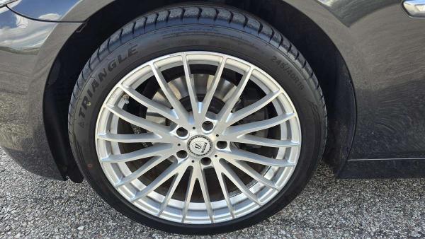 Grey BMW 520 2011 in Marijampole, with an engine capacity of 2.00 L and mileage of 337 thousand km for 6900 €, photo 10 on AUTOMOTO.COM.LV
