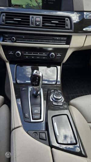 Pelēks BMW 520 2011 Marijampole, ar dzinēja tilpumu 2.00 L un nobraukumu 337 tūkst. km par 6900 €, foto 19 vietnē AUTOMOTO.COM.LV