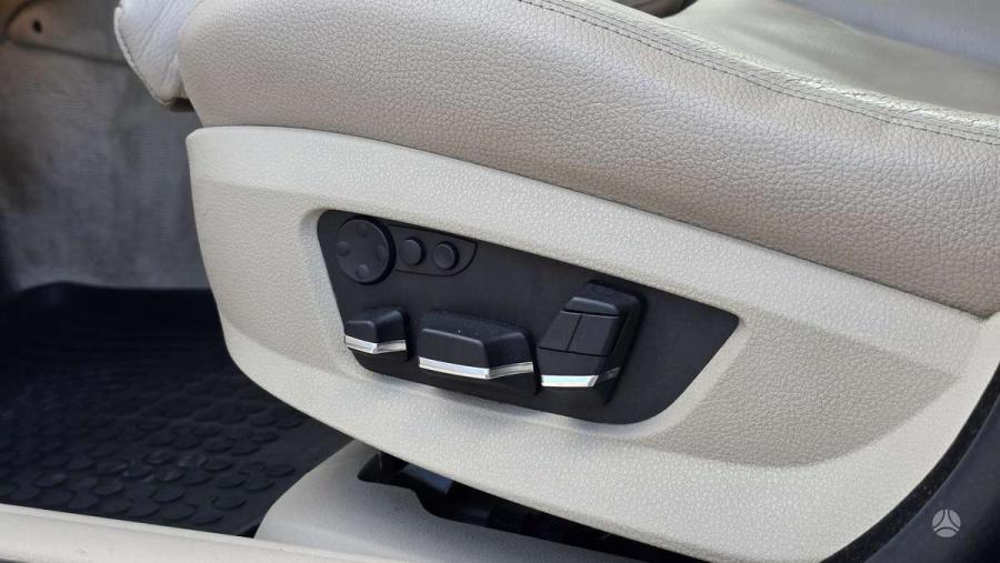 Pelēks BMW 520 2011 Marijampole, ar dzinēja tilpumu 2.00 L un nobraukumu 337 tūkst. km par 6900 €, foto 22 vietnē AUTOMOTO.COM.LV