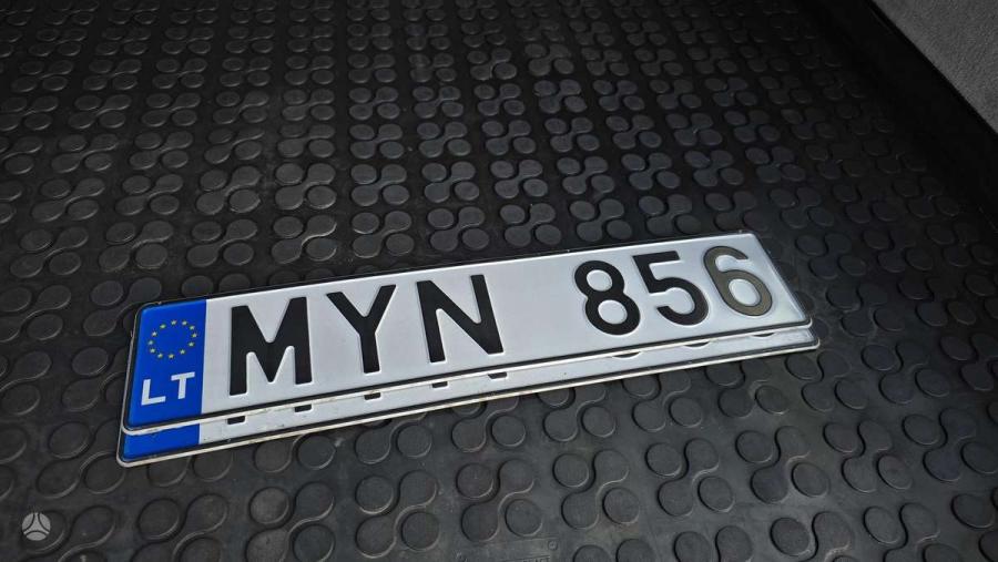 Pelēks BMW 520 2011 Marijampole, ar dzinēja tilpumu 2.00 L un nobraukumu 337 tūkst. km par 6900 €, foto 26 vietnē AUTOMOTO.COM.LV