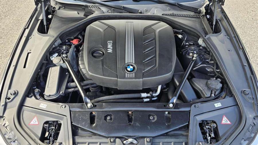 Pelēks BMW 520 2011 Marijampole, ar dzinēja tilpumu 2.00 L un nobraukumu 337 tūkst. km par 6900 €, foto 28 vietnē AUTOMOTO.COM.LV