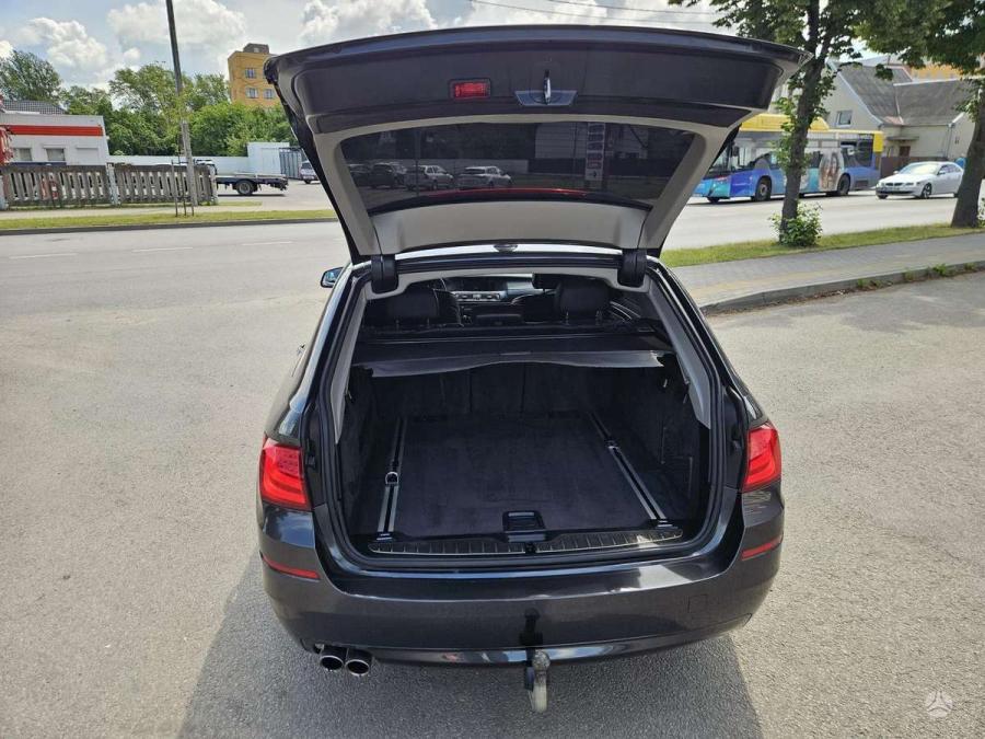 Pelēks BMW 520 2011 Šauļi, ar dzinēja tilpumu 2.00 L un nobraukumu 269 tūkst. km par 7400 €, foto 12 vietnē AUTOMOTO.COM.LV