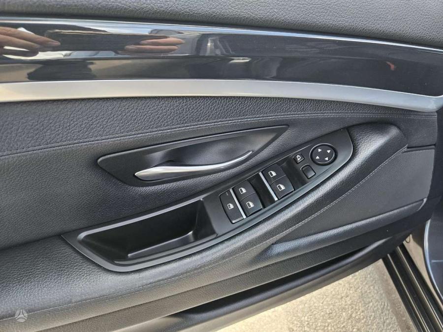Pelēks BMW 520 2011 Šauļi, ar dzinēja tilpumu 2.00 L un nobraukumu 269 tūkst. km par 7400 €, foto 23 vietnē AUTOMOTO.COM.LV