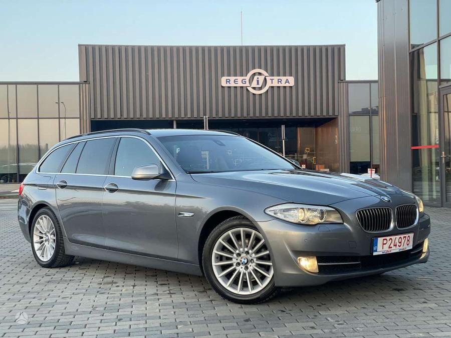 Grey BMW 520 2011 in Siauliai, with an engine capacity of 2.00 L and mileage of 291 thousand km for 7200 €, photo 1 on AUTOMOTO.COM.LV