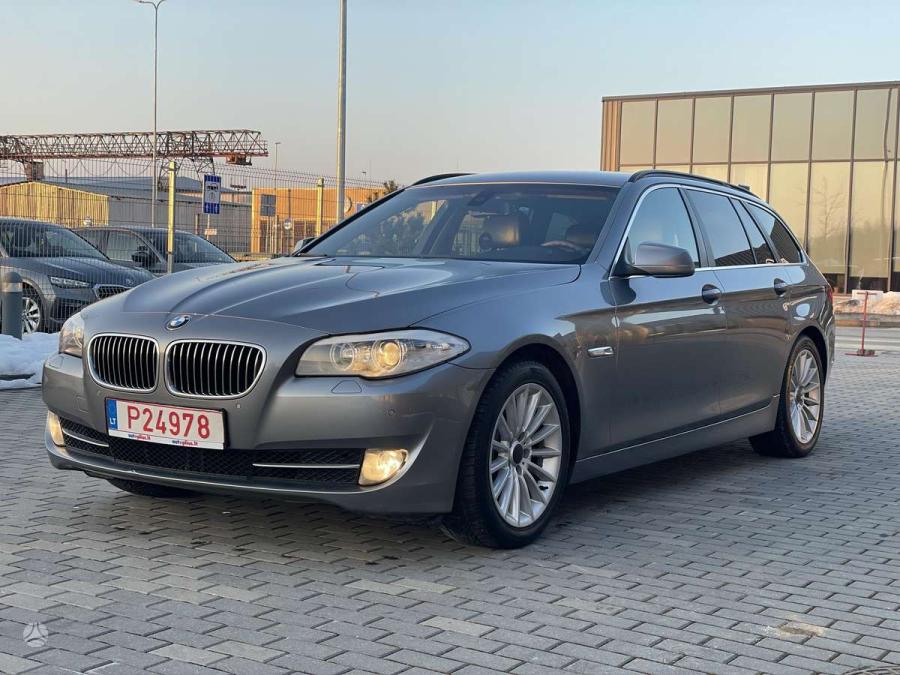 Grey BMW 520 2011 in Siauliai, with an engine capacity of 2.00 L and mileage of 291 thousand km for 7200 €, photo 5 on AUTOMOTO.COM.LV