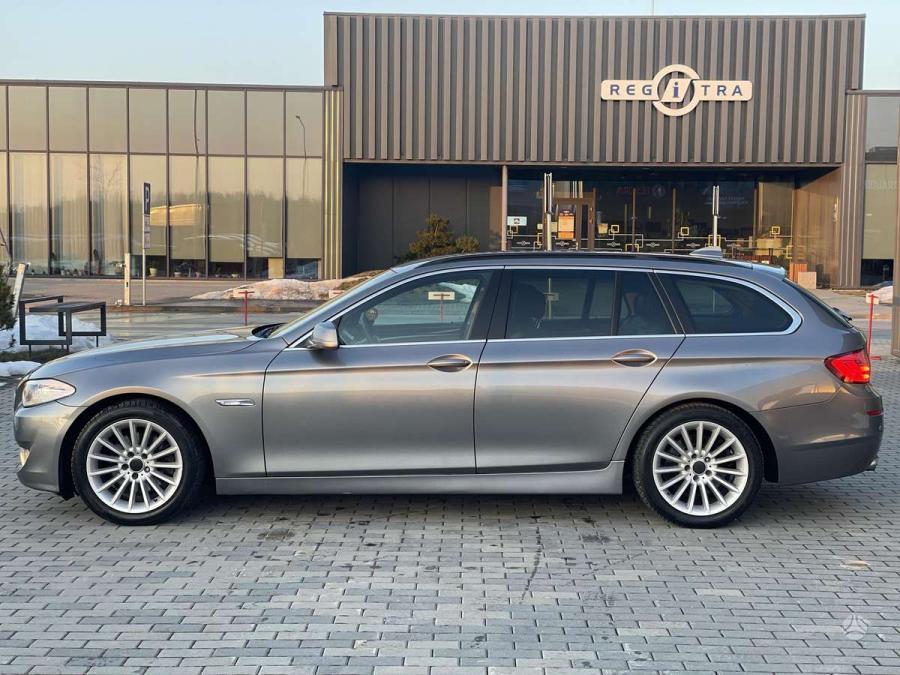 Grey BMW 520 2011 in Siauliai, with an engine capacity of 2.00 L and mileage of 291 thousand km for 7200 €, photo 6 on AUTOMOTO.COM.LV