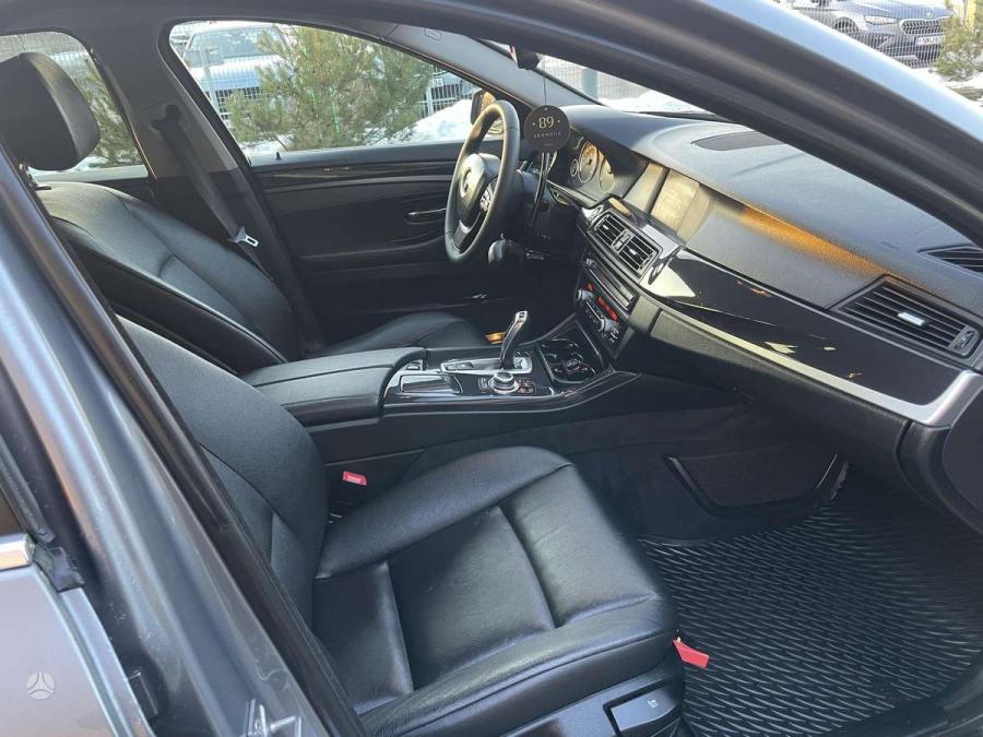 Grey BMW 520 2011 in Siauliai, with an engine capacity of 2.00 L and mileage of 291 thousand km for 7200 €, photo 20 on AUTOMOTO.COM.LV