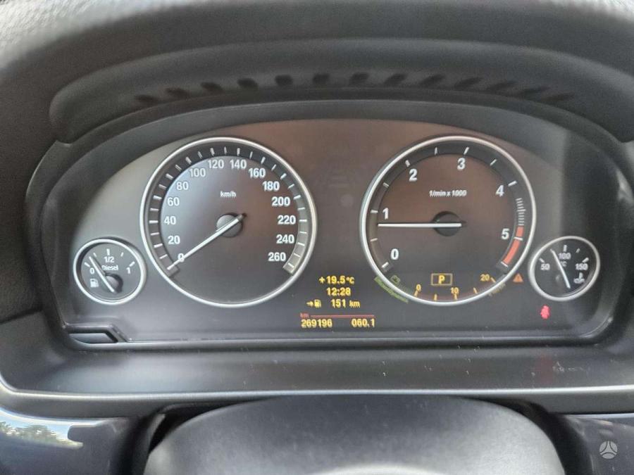 Grey BMW 520 2011 in Siauliai, with an engine capacity of 2.00 L and mileage of 269 thousand km for 7400 €, photo 21 on AUTOMOTO.COM.LV