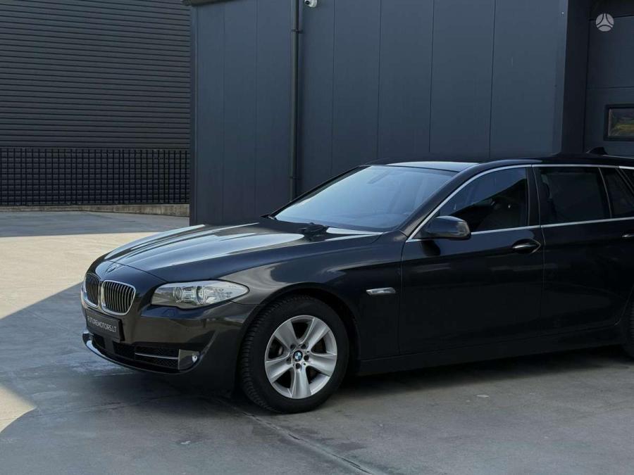 Pelēks BMW 520 2011 Kauņa, ar dzinēja tilpumu 2.00 L un nobraukumu 255 tūkst. km par 8500 €, foto 31 vietnē AUTOMOTO.COM.LV