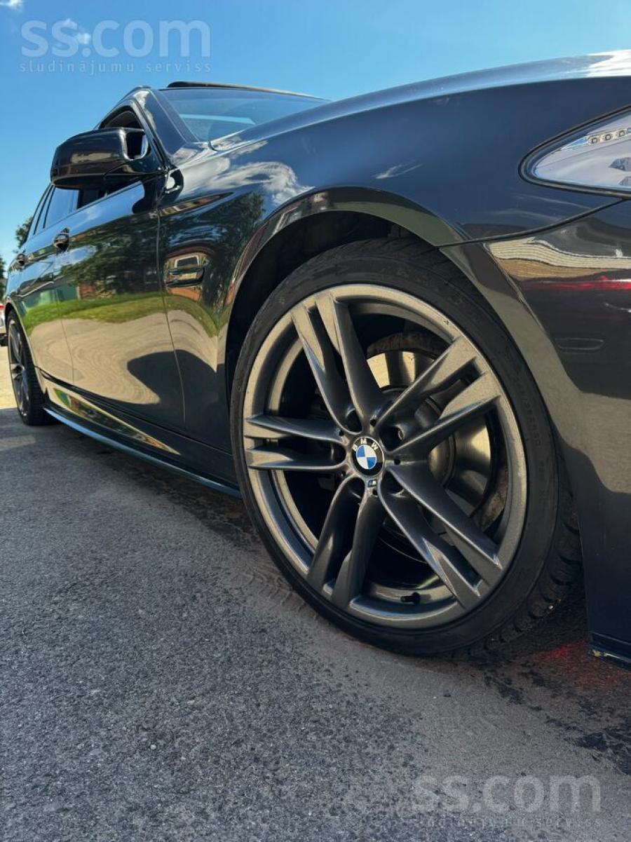Grey BMW 520 2011 in Daugavpils, with an engine capacity of 2.00 L and mileage of 228 thousand km for 10700 €, photo 3 on AUTOMOTO.COM.LV