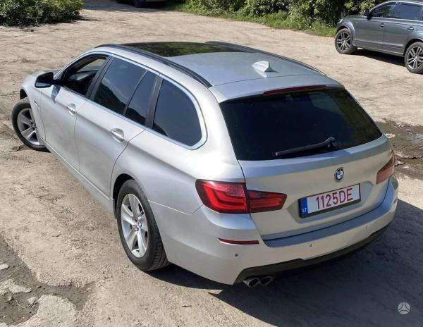 BMW 520 2011 in Vilnius on AUTOMOTO.COM.LV Grey BMW 520 2011 in Vilnius, with an engine capacity of 2.00 L and mileage of 470 thousand km for 5500 €, photo 4 on AUTOMOTO.COM.LV