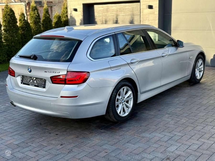 Grey BMW 520 2012 in Siauliai, with an engine capacity of 2.00 L and mileage of 223 thousand km for 8200 €, photo 4 on AUTOMOTO.COM.LV