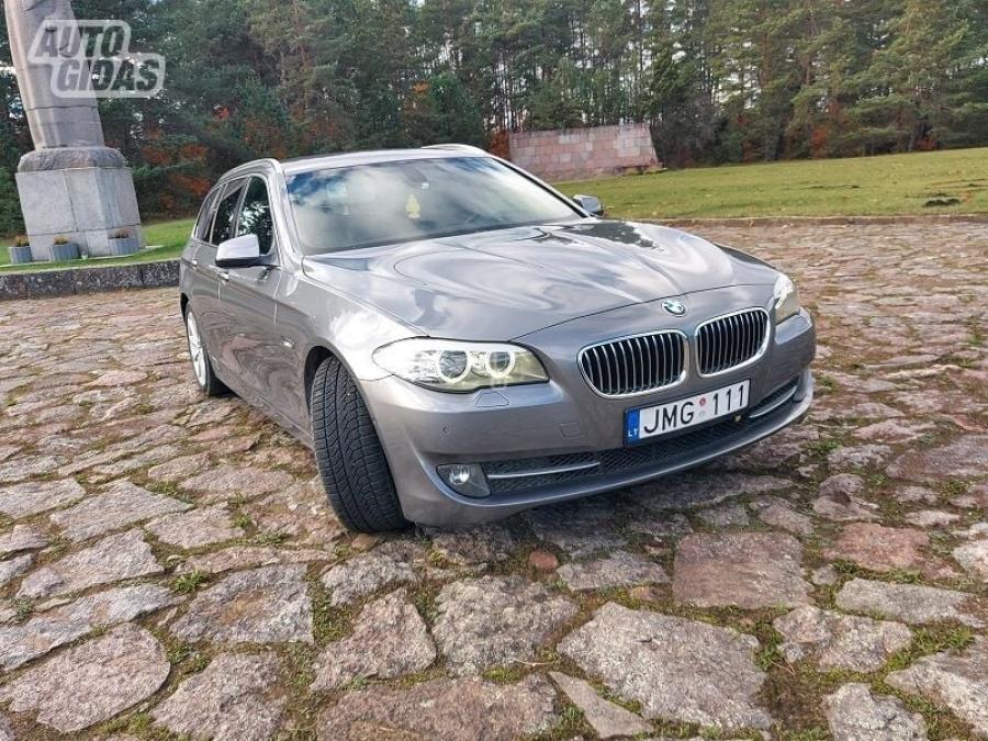 Grey BMW 520 2012 in Vilnius, with an engine capacity of 2.00 L and mileage of 300 thousand km for 8900 €, photo 4 on AUTOMOTO.COM.LV