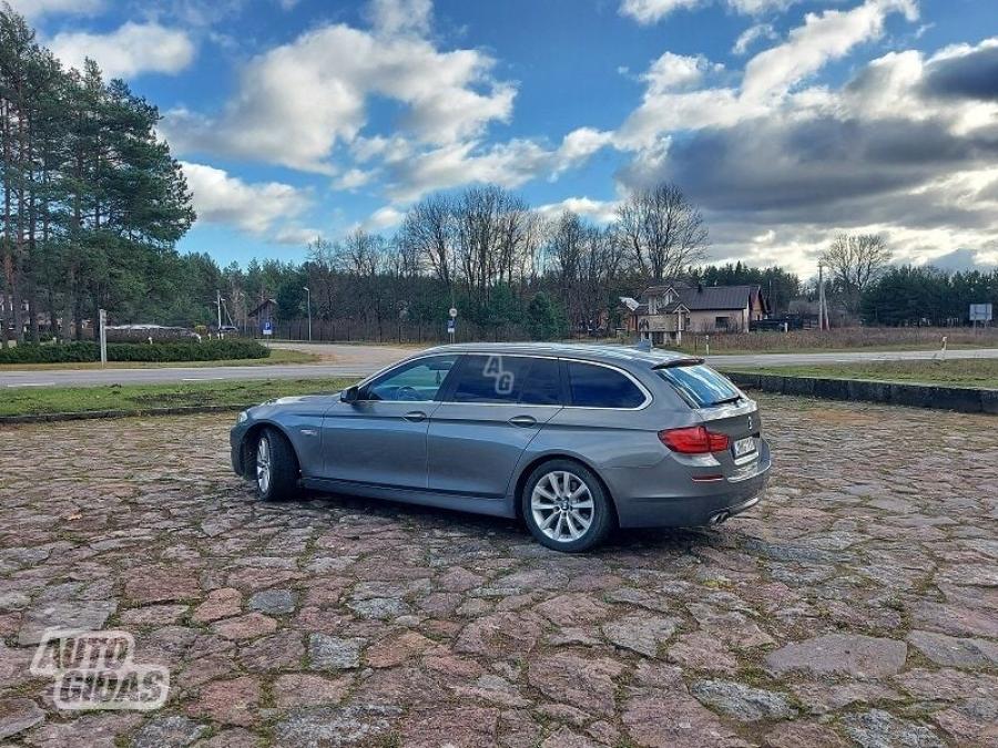 Grey BMW 520 2012 in Vilnius, with an engine capacity of 2.00 L and mileage of 300 thousand km for 8900 €, photo 9 on AUTOMOTO.COM.LV