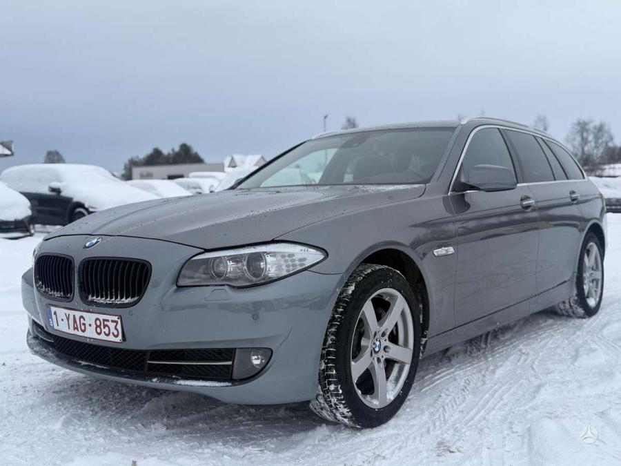 Grey BMW 520 2012 in Utena, with an engine capacity of 2.00 L and mileage of 287 thousand km for 7600 €, photo 1 on AUTOMOTO.COM.LV