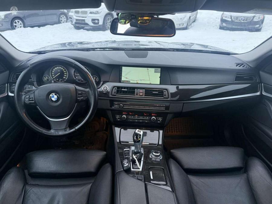 Grey BMW 520 2012 in Utena, with an engine capacity of 2.00 L and mileage of 287 thousand km for 7600 €, photo 10 on AUTOMOTO.COM.LV