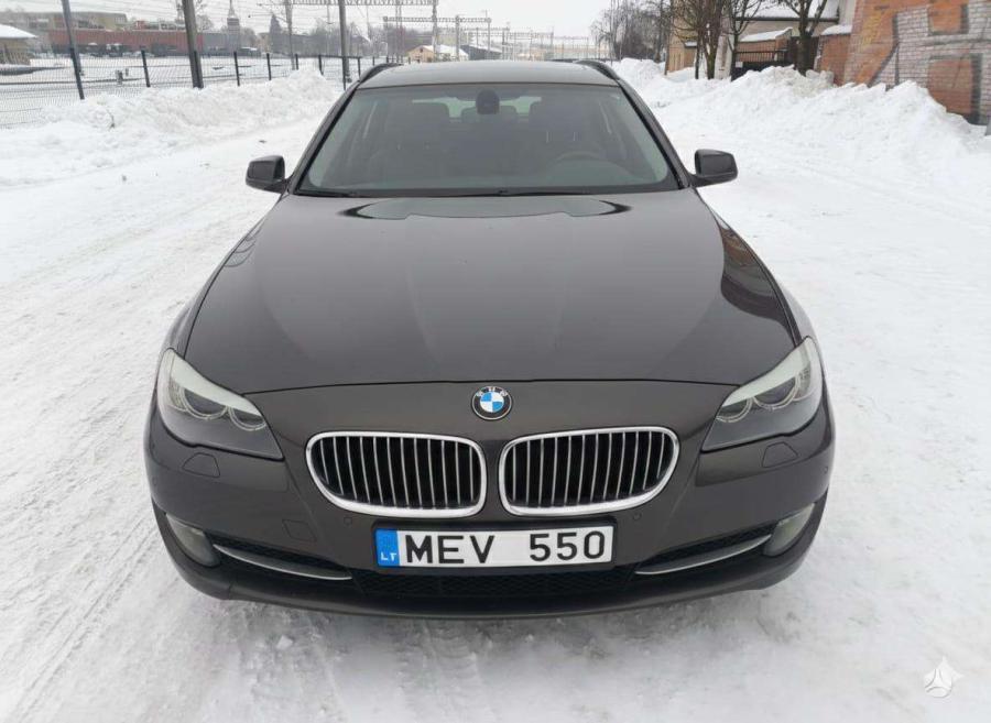 Pelēks BMW 520 2012 Šauļi, ar dzinēja tilpumu 2.00 L un nobraukumu 304 tūkst. km par 8500 €, foto 2 vietnē AUTOMOTO.COM.LV