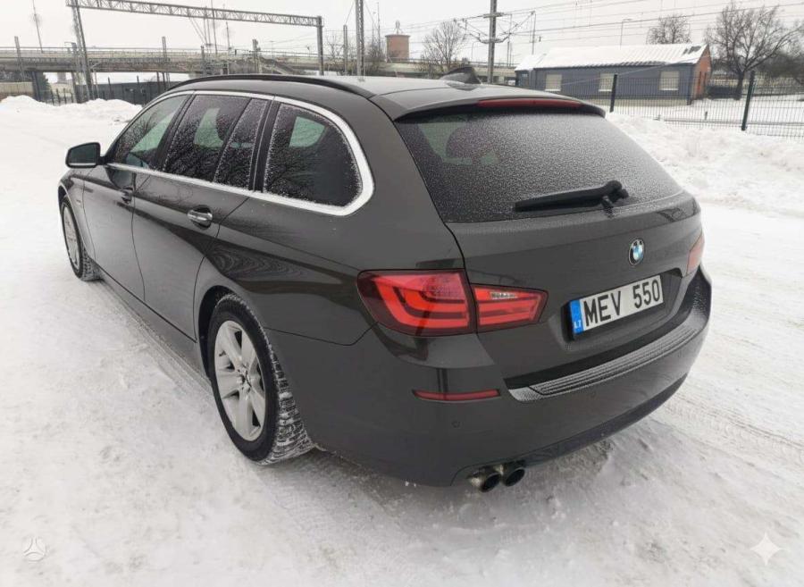 Pelēks BMW 520 2012 Šauļi, ar dzinēja tilpumu 2.00 L un nobraukumu 304 tūkst. km par 8500 €, foto 4 vietnē AUTOMOTO.COM.LV
