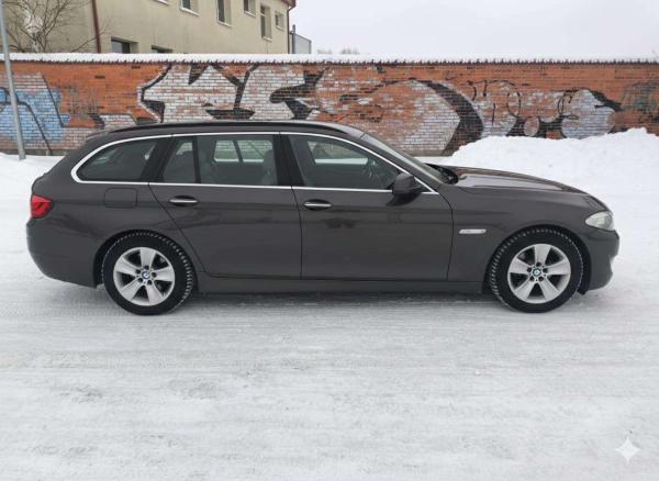Grey BMW 520 2012 in Siauliai, with an engine capacity of 2.00 L and mileage of 304 thousand km for 8500 €, photo 7 on AUTOMOTO.COM.LV