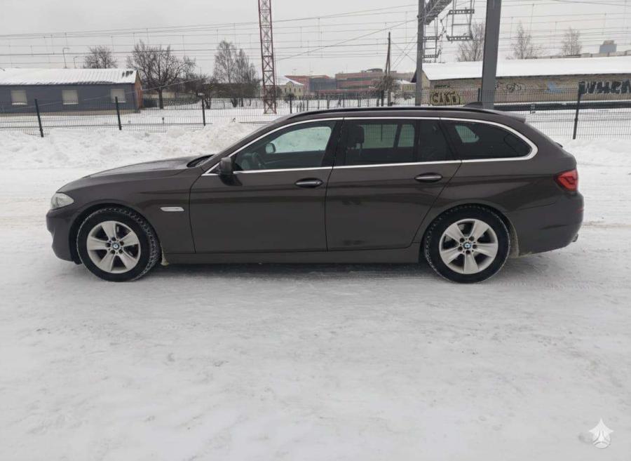 Pelēks BMW 520 2012 Šauļi, ar dzinēja tilpumu 2.00 L un nobraukumu 304 tūkst. km par 8500 €, foto 8 vietnē AUTOMOTO.COM.LV