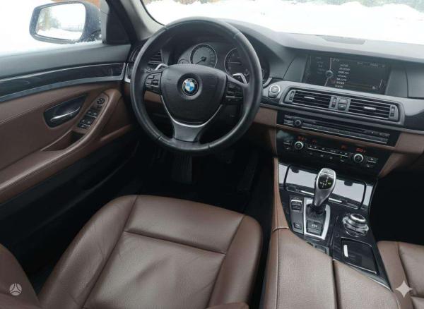 Grey BMW 520 2012 in Siauliai, with an engine capacity of 2.00 L and mileage of 304 thousand km for 8500 €, photo 10 on AUTOMOTO.COM.LV
