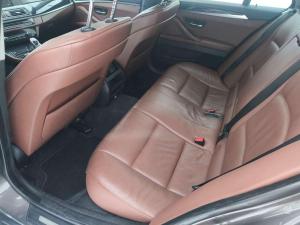 Pelēks BMW 520 2012 Šauļi, ar dzinēja tilpumu 2.00 L un nobraukumu 304 tūkst. km par 8500 €, foto 15 vietnē AUTOMOTO.COM.LV