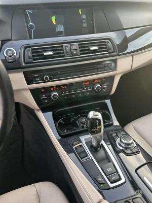 Grey BMW 520 2012 in Utena, with an engine capacity of 2.00 L and mileage of 336 thousand km for 6950 €, photo 13 on AUTOMOTO.COM.LV