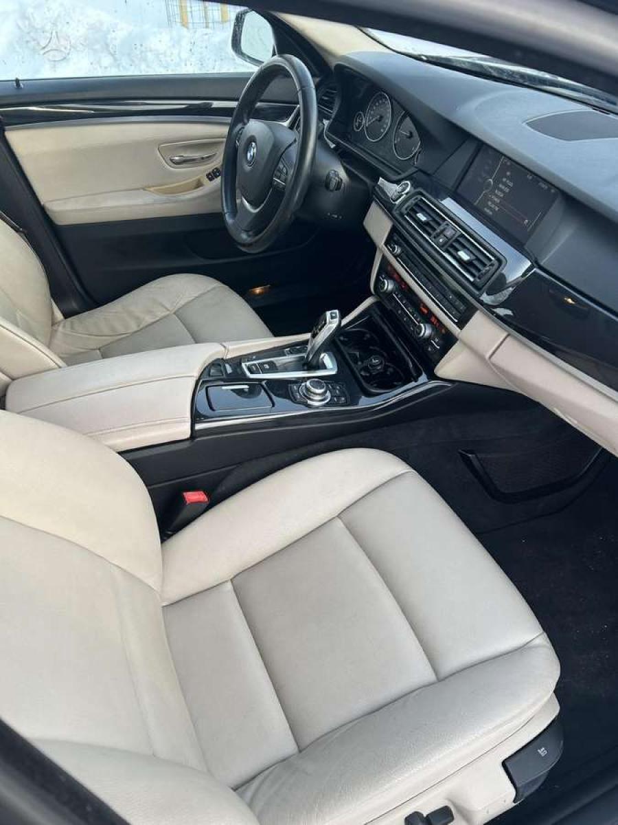 Grey BMW 520 2012 in Utena, with an engine capacity of 2.00 L and mileage of 336 thousand km for 6950 €, photo 15 on AUTOMOTO.COM.LV