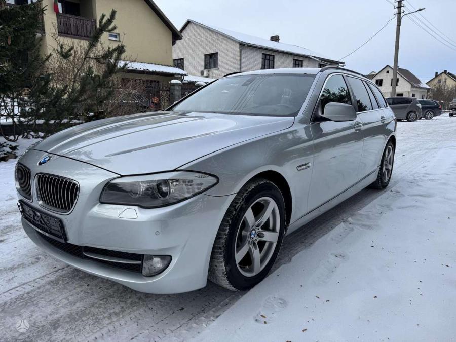 Grey BMW 520 2012 in Marijampole, with an engine capacity of 2.00 L and mileage of 340 thousand km for 6700 €, photo 3 on AUTOMOTO.COM.LV