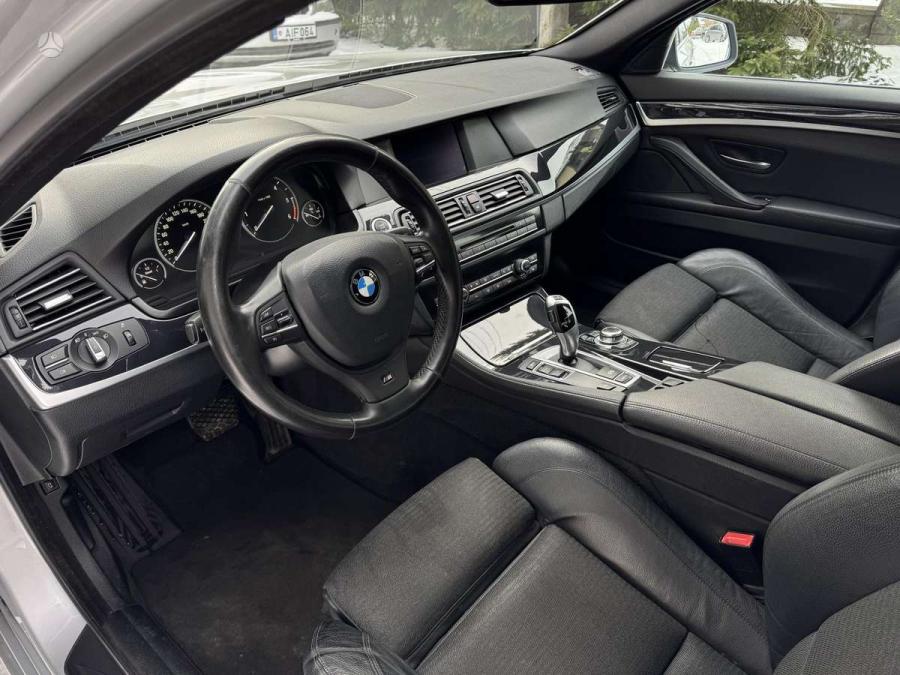 Grey BMW 520 2012 in Marijampole, with an engine capacity of 2.00 L and mileage of 340 thousand km for 6700 €, photo 11 on AUTOMOTO.COM.LV
