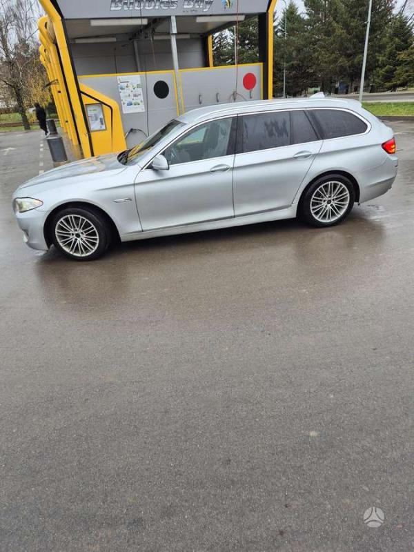 Grey BMW 520 2012 in Ariogala, with an engine capacity of 2.00 L and mileage of 370 thousand km for 6550 €, photo 1 on AUTOMOTO.COM.LV