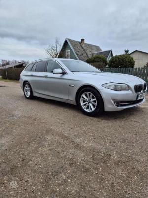 Grey BMW 520 2012 in Ariogala, with an engine capacity of 2.00 L and mileage of 370 thousand km for 6550 €, photo 4 on AUTOMOTO.COM.LV