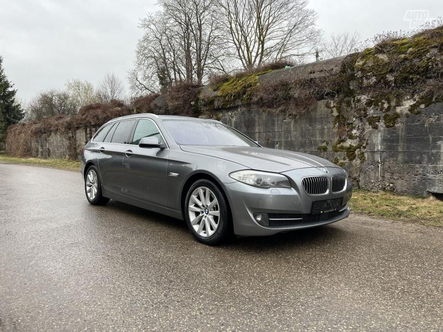 Grey BMW 520 2012 in Kaunas, with an engine capacity of 2.00 L and mileage of 316 thousand km for 9999 €, photo 9 on AUTOMOTO.COM.LV