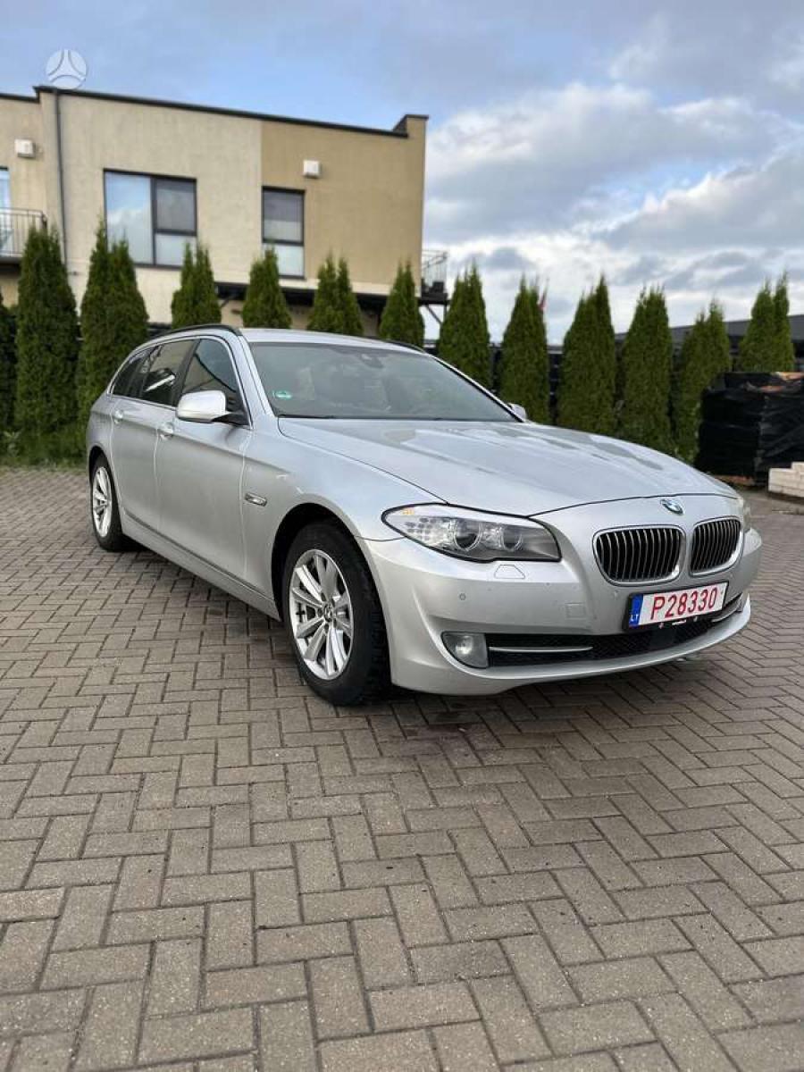 Grey BMW 520 2012 in Kaunas, with an engine capacity of 2.00 L and mileage of 401 thousand km for 5900 €, photo 4 on AUTOMOTO.COM.LV