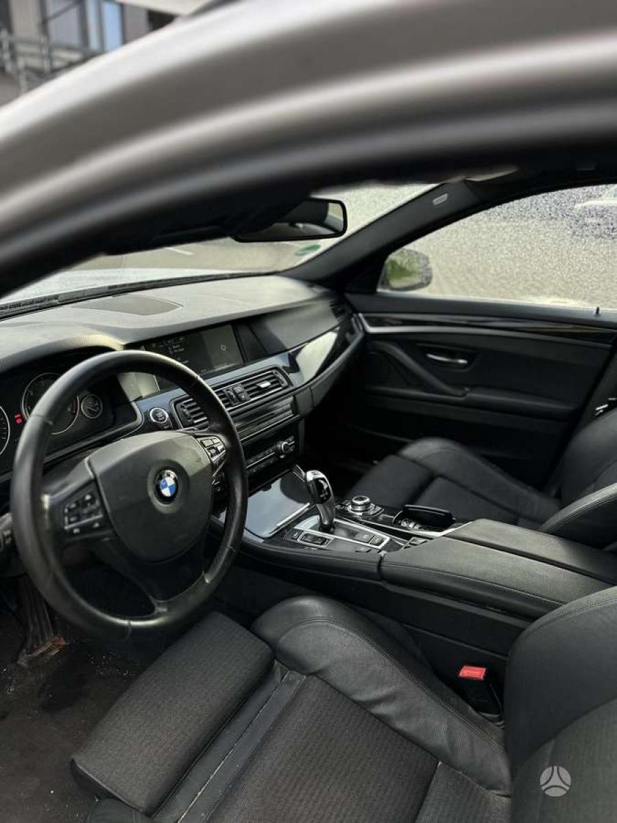 Grey BMW 520 2012 in Kaunas, with an engine capacity of 2.00 L and mileage of 401 thousand km for 5900 €, photo 10 on AUTOMOTO.COM.LV