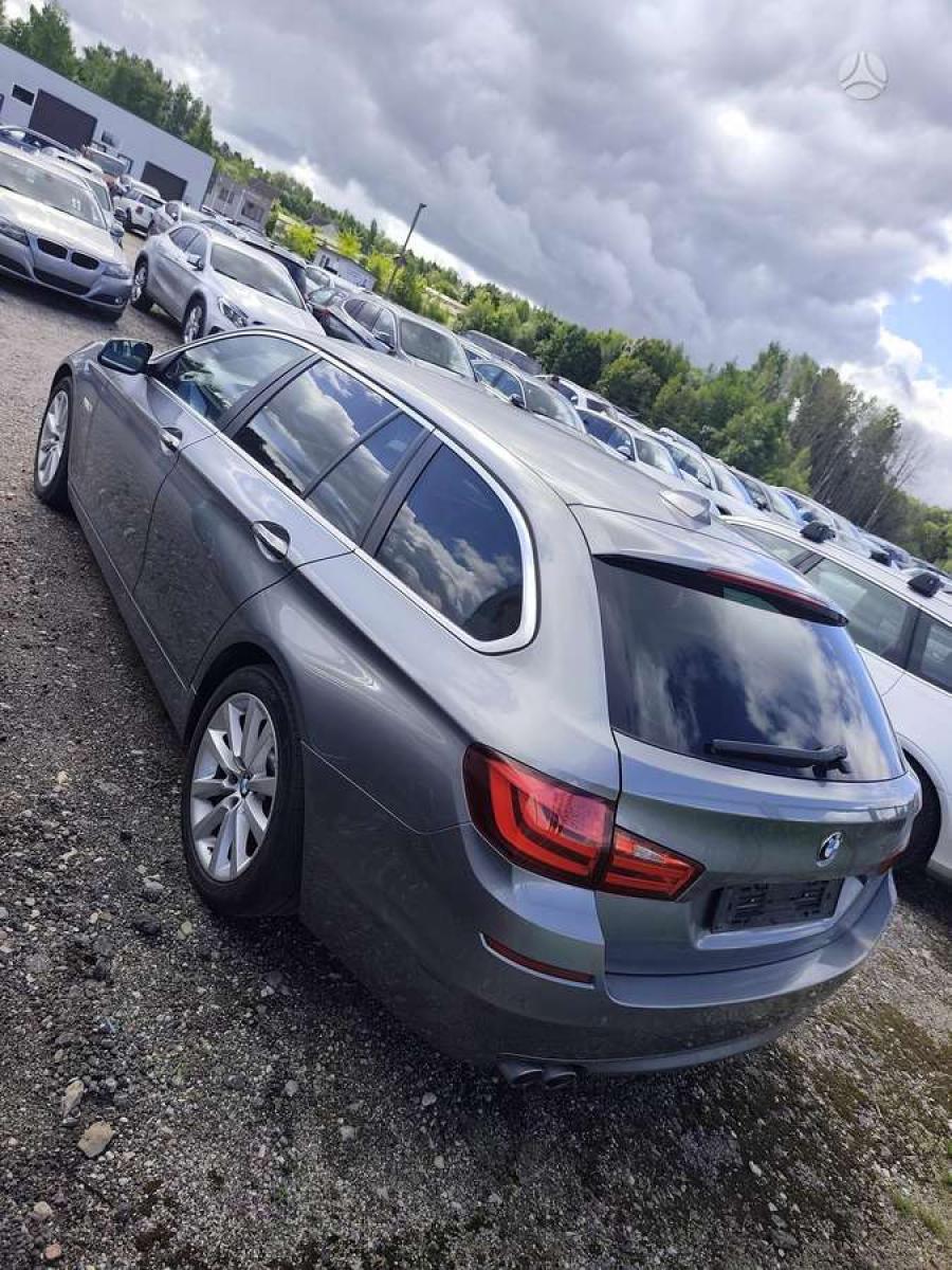Grey BMW 520 2012 in Utena, with an engine capacity of 2.00 L and mileage of 387 thousand km for 5600 €, photo 6 on AUTOMOTO.COM.LV