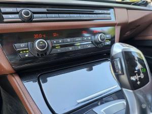 Pelēks BMW 520 2012 Telšiai, ar dzinēja tilpumu 2.00 L un nobraukumu 290 tūkst. km par 7200 €, foto 39 vietnē AUTOMOTO.COM.LV