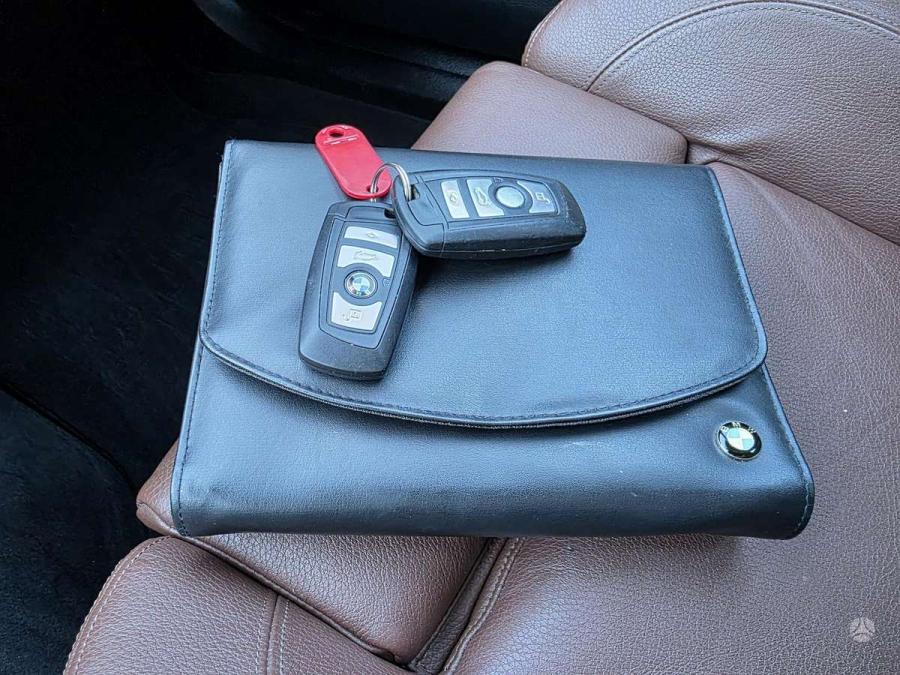 Pelēks BMW 520 2012 Telšiai, ar dzinēja tilpumu 2.00 L un nobraukumu 290 tūkst. km par 7200 €, foto 42 vietnē AUTOMOTO.COM.LV